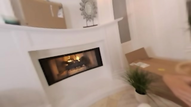 Kayla Kayden Wants To Fuck You As A Welcome To The Neighborhood