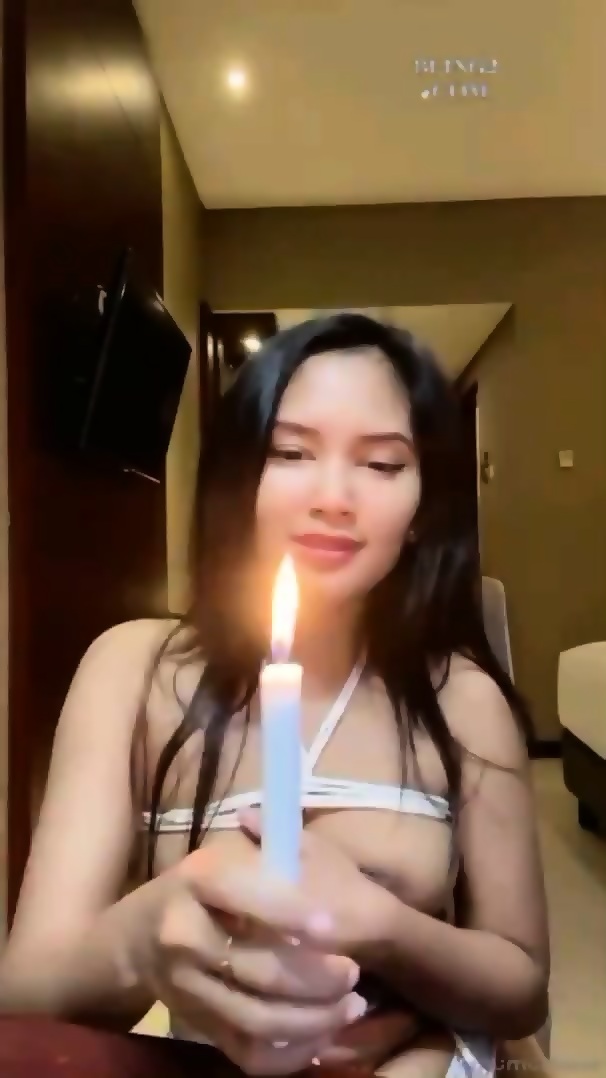 Biar Enak Tetesin Lilin Eporner