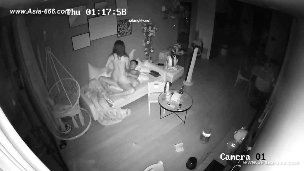 Hackers Use The Camera To Remote Monitoring Of A Lovers Home Life 628