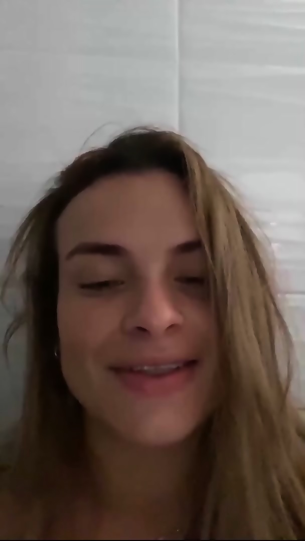 Busty Milf Plays Alone In The Toilet The Butt Eporner