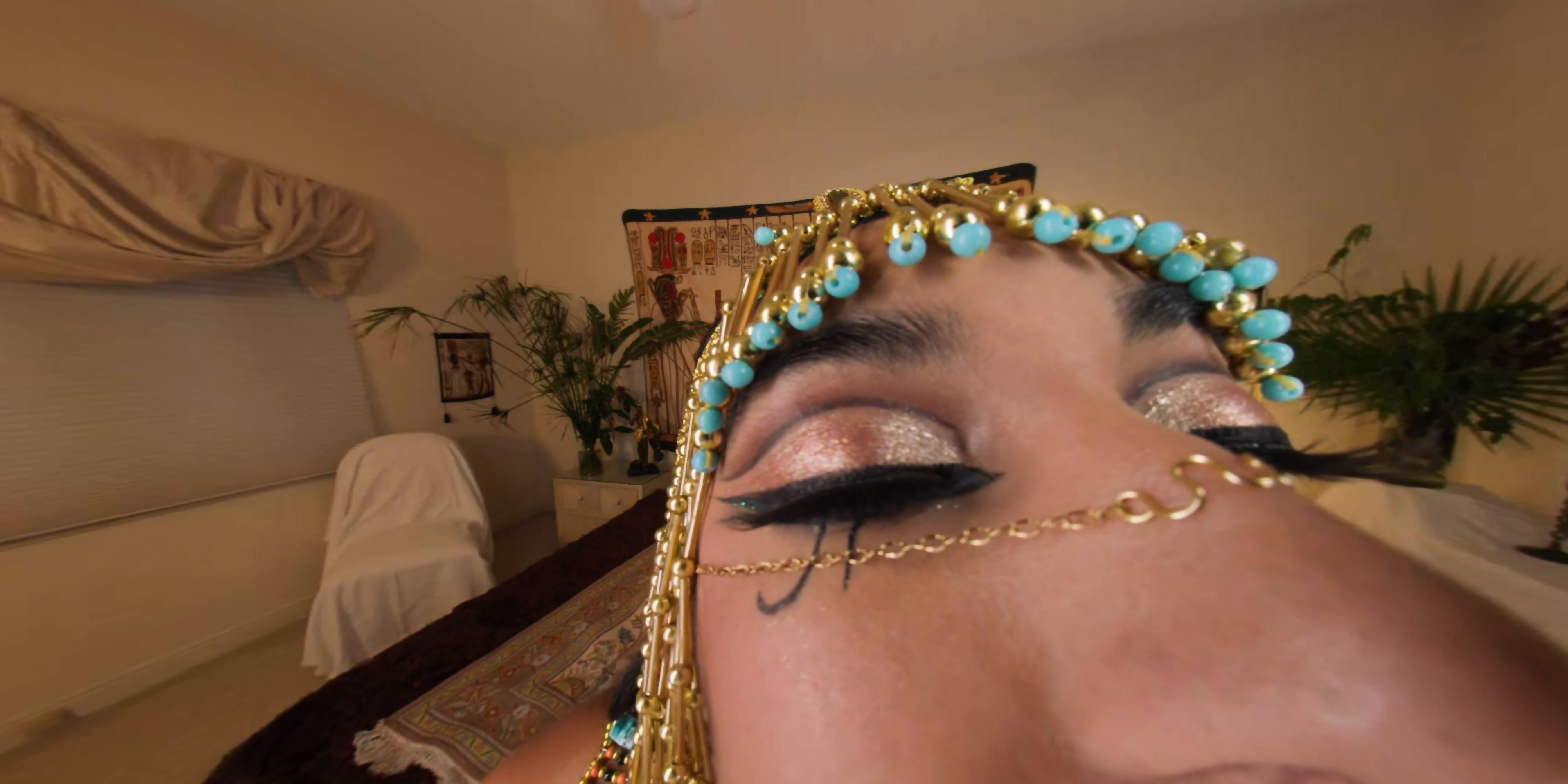 Claire Black As Cleopatra Is Prepared To Broker A Powerful Deal In Assassins Creed Origins A