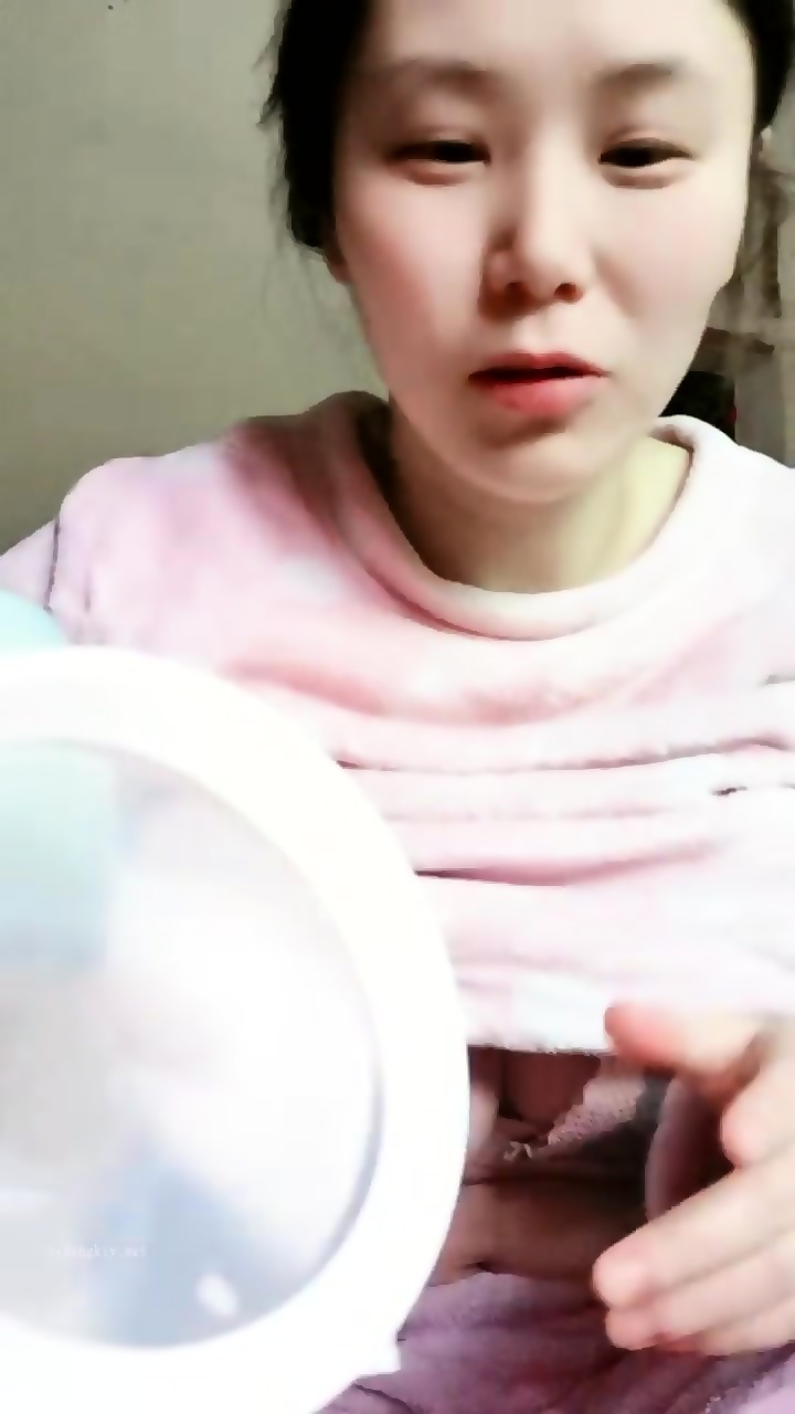 奶水太多,宝宝吃不完,【哺乳期喷奶】,乳汁充盈,浴室喷奶大秀,自产自销喝奶,跳蛋自慰 03 Eporner