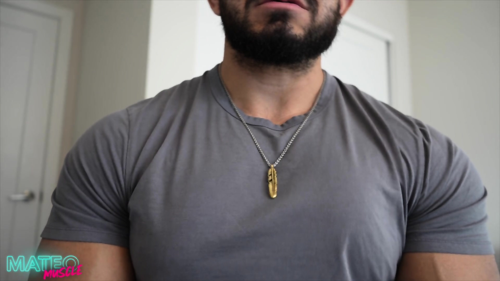 Muscle Hunk Chest Flex In Tight Shirt Xhbygff Eporner