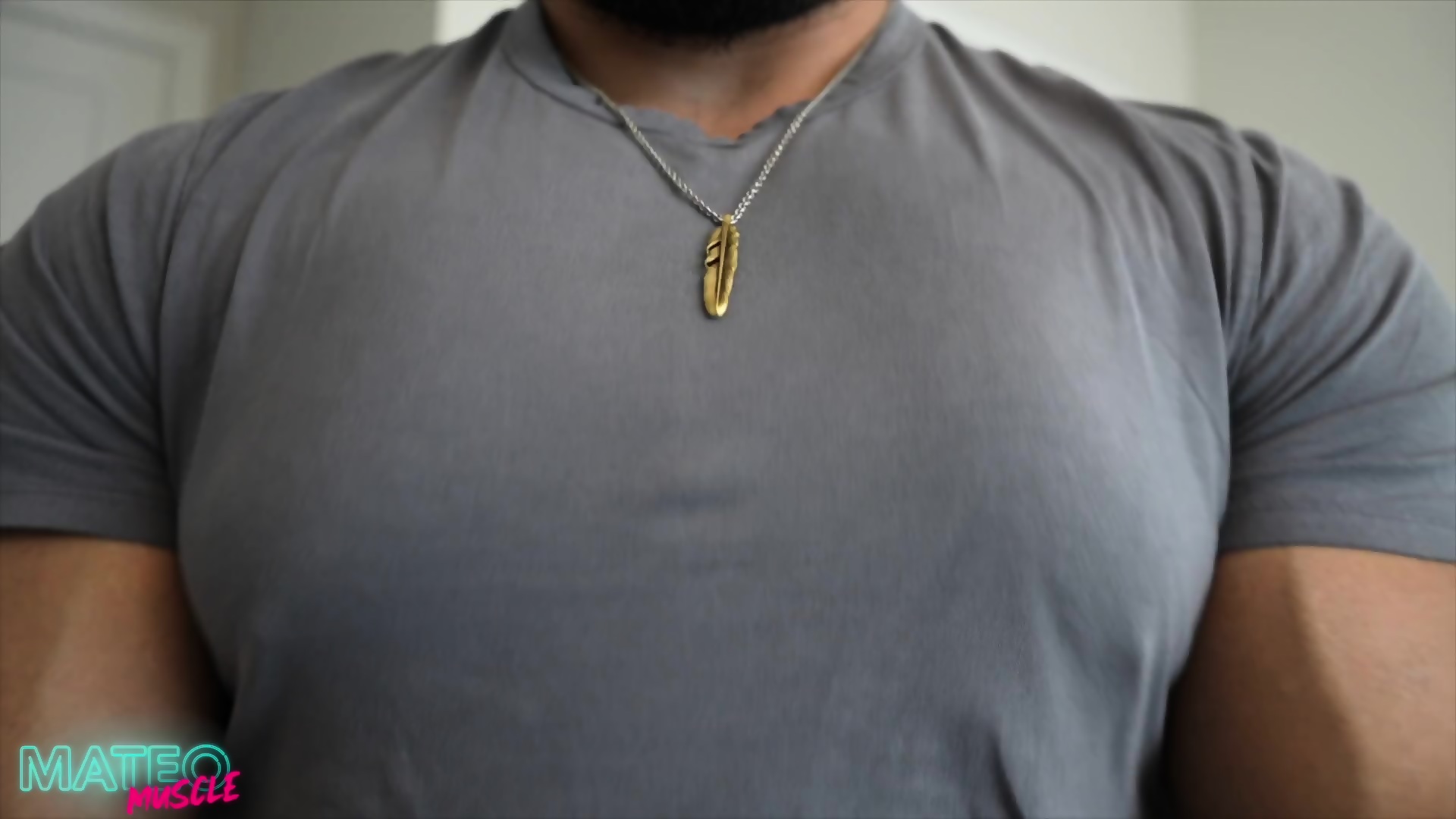 Muscle Hunk Chest Flex In Tight Shirt Xhbygff Eporner