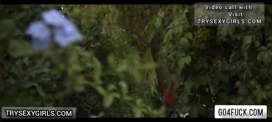 Indian College Couple In The Bushes In Public Park Sex Eporner