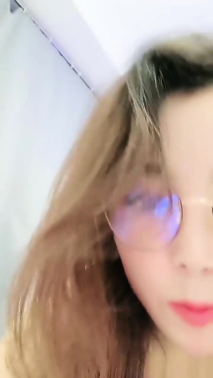 巨乳少妇主播 Eporner