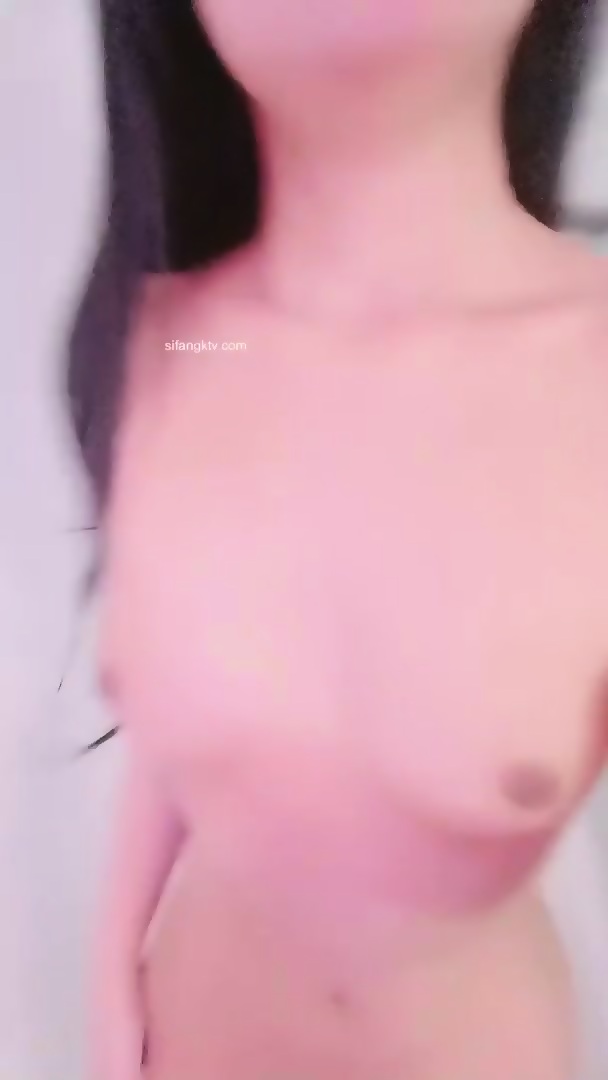 女神洗澡也要直播也要对着镜头好好展示一番 Eporner