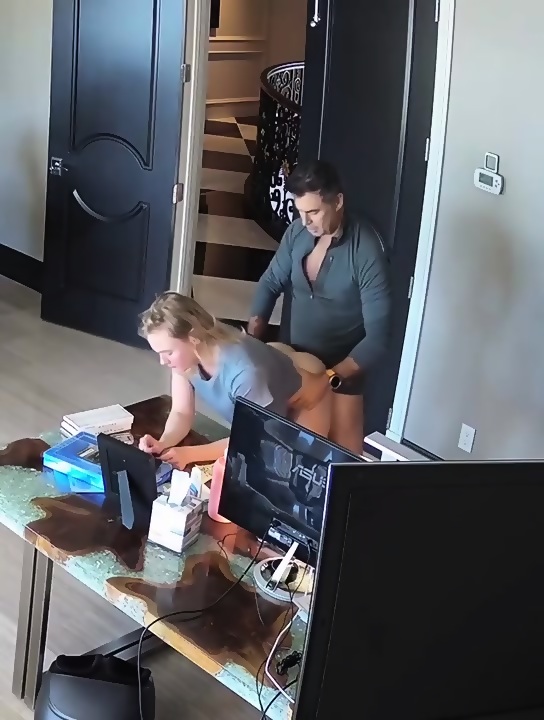 American Businessman Has Sex With His Secretary Eporner