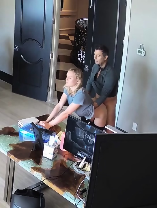 American Businessman Has Sex With His Secretary Eporner