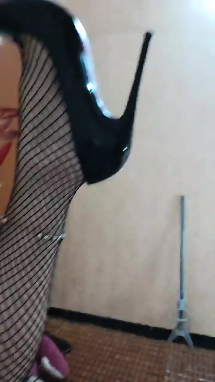 【美少女萝卜丝】闷骚御姐 自慰调教男奴狂射一身 3 Eporner