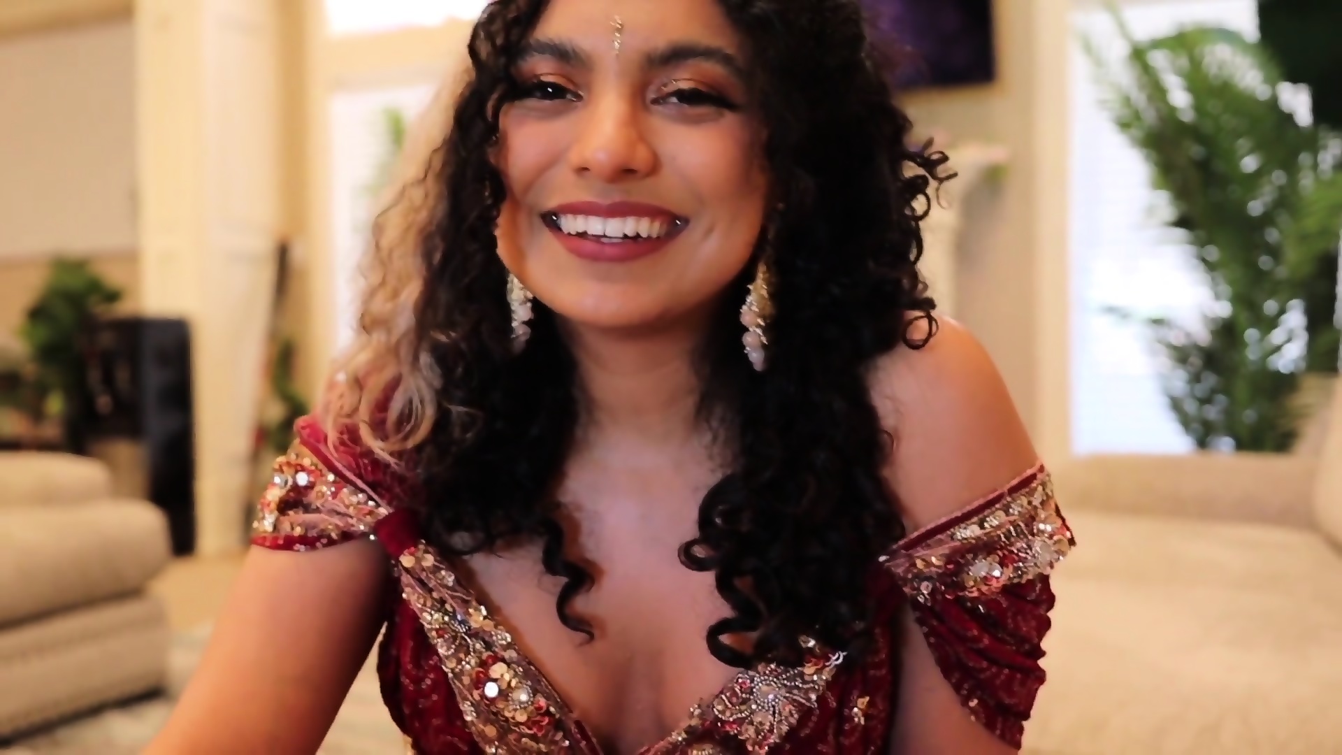 Hot Indian Girl Sucks & Fucks POV - EPORNER