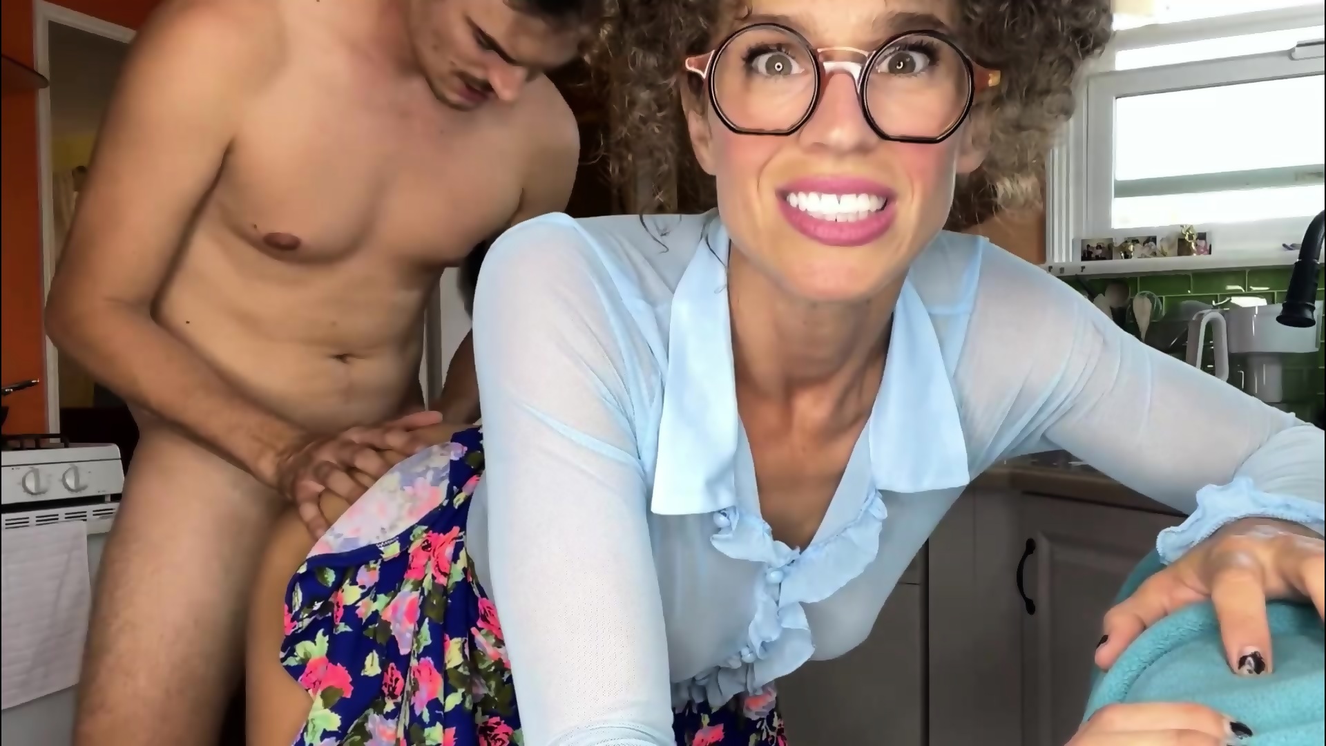 Usando El Culo De Una Madrastra Sexy Eporner