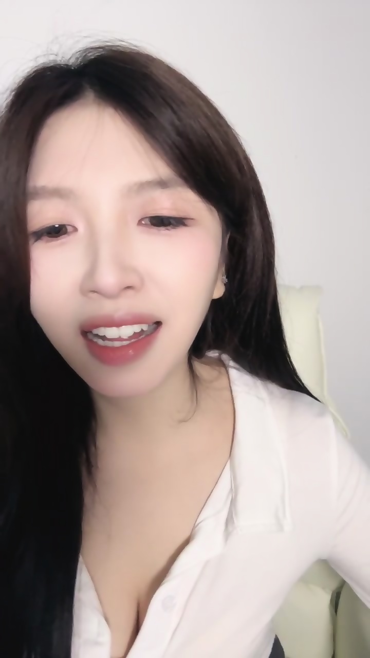 【兜兜】白月光女神惊世容颜！酥软咪咪扒穴自慰2 Eporner 