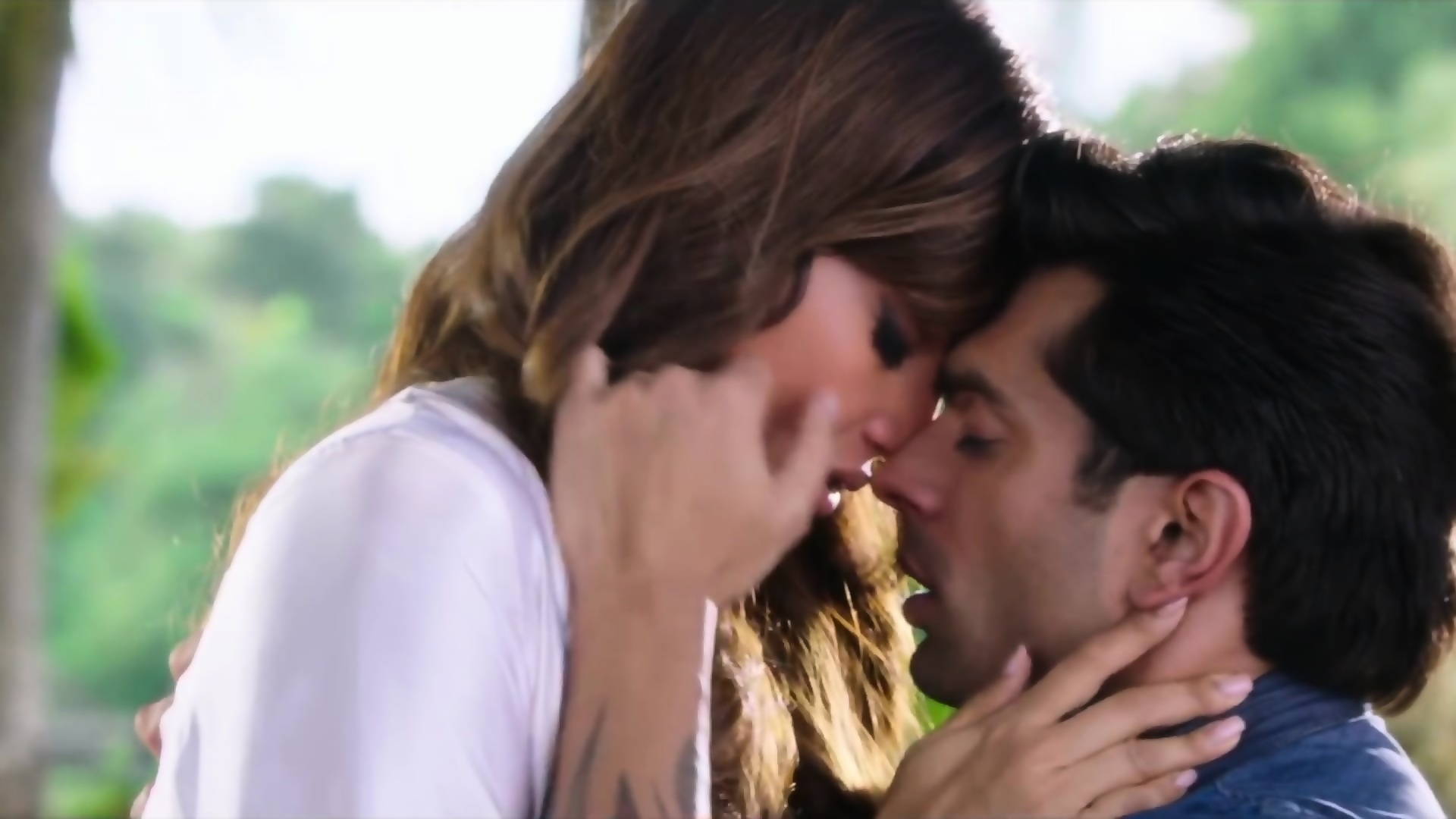 Bipasha Basu Kissing Sex Scenes Mrskin India Filmy Fantasy Nude