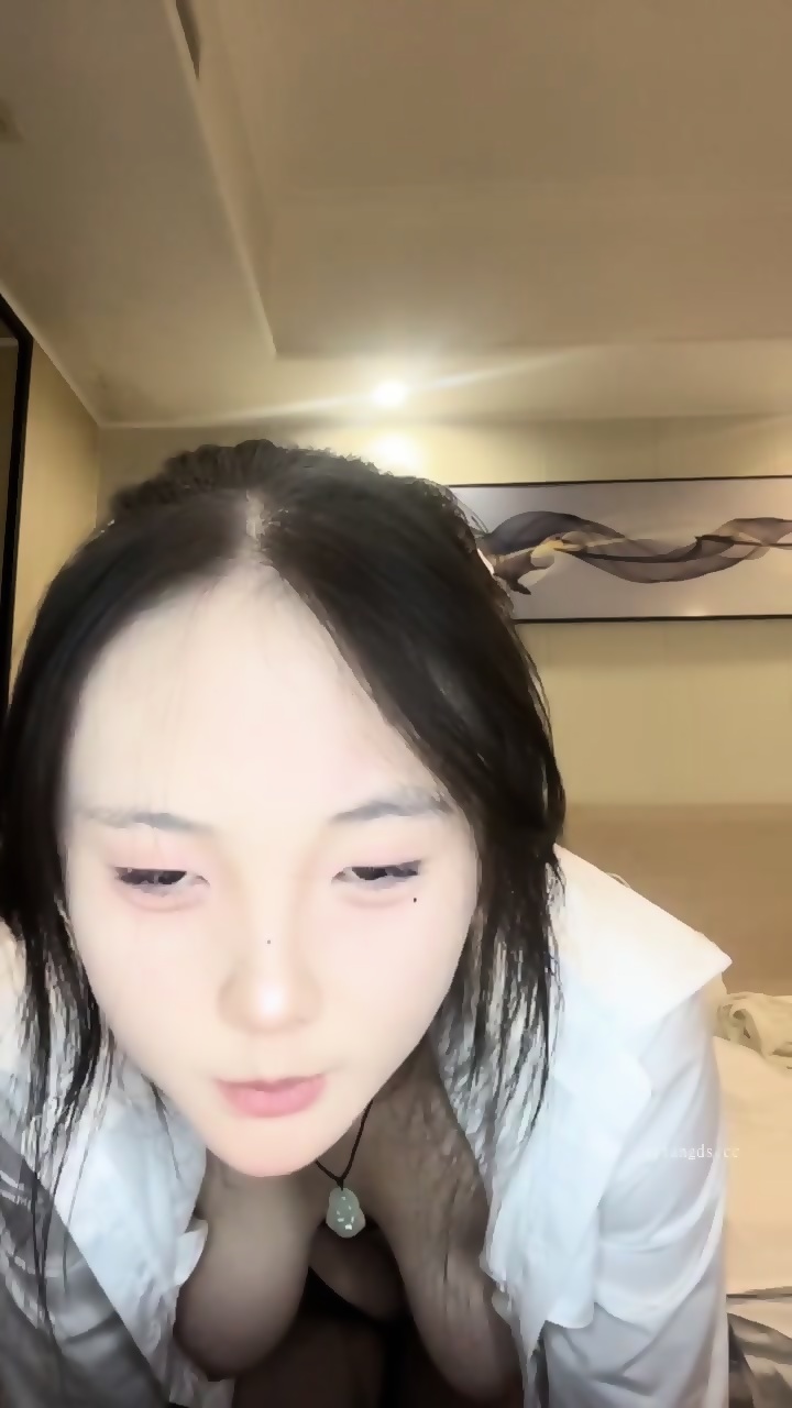 【是18呀】g奶学生巨乳肥臀道具足交无套啪啪 5 Eporner