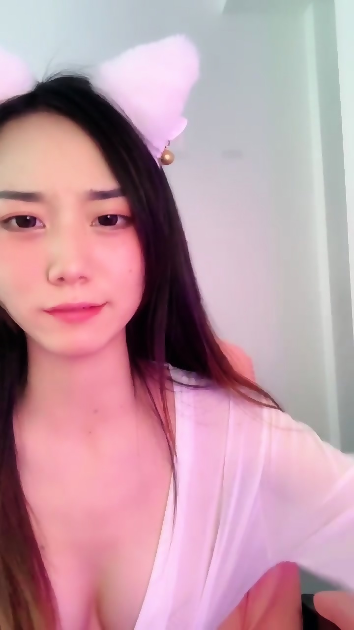 【小姜最近有点忙】美乳女学生骚舞到掰穴道具自慰2 Eporner