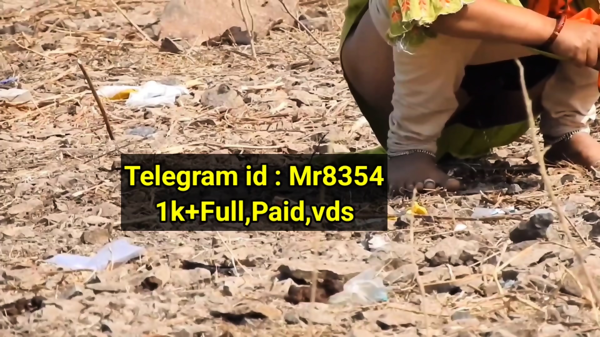 Indian Desi Very Sexy Lady Pissing In Open Place - EPORNER