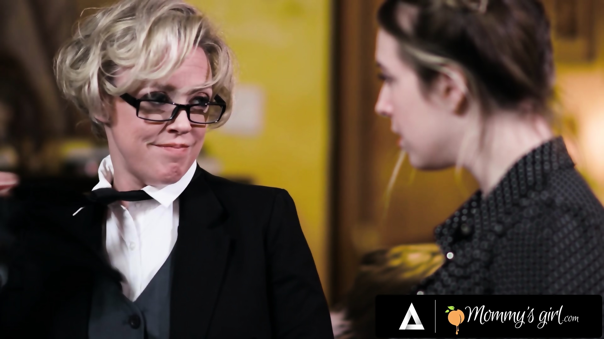 MOMMY'S GIRL - Hardcore Fangirl Wants To Be Fucked By Her MILF Celebrity Crush Dee Williams ...