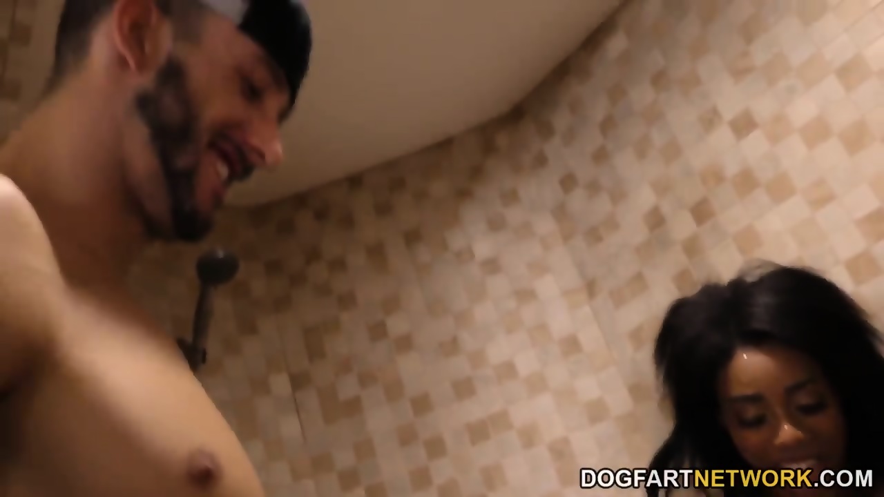 Brittney White Gets Dpd By Huge Cocks Eporner