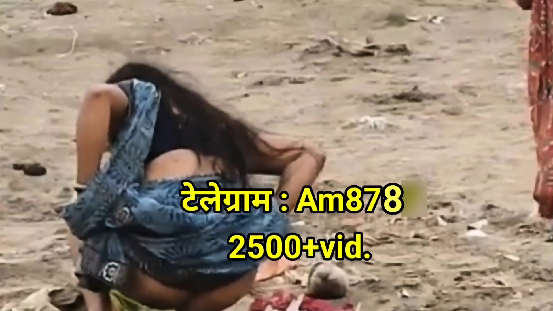 Indian Desi Very Beautiful Lady Pissing In Public Place - EPORNER