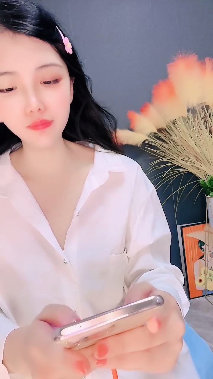 【只杏】绿播女神下海!颜值超高双道具自慰流白浆!1 Eporner