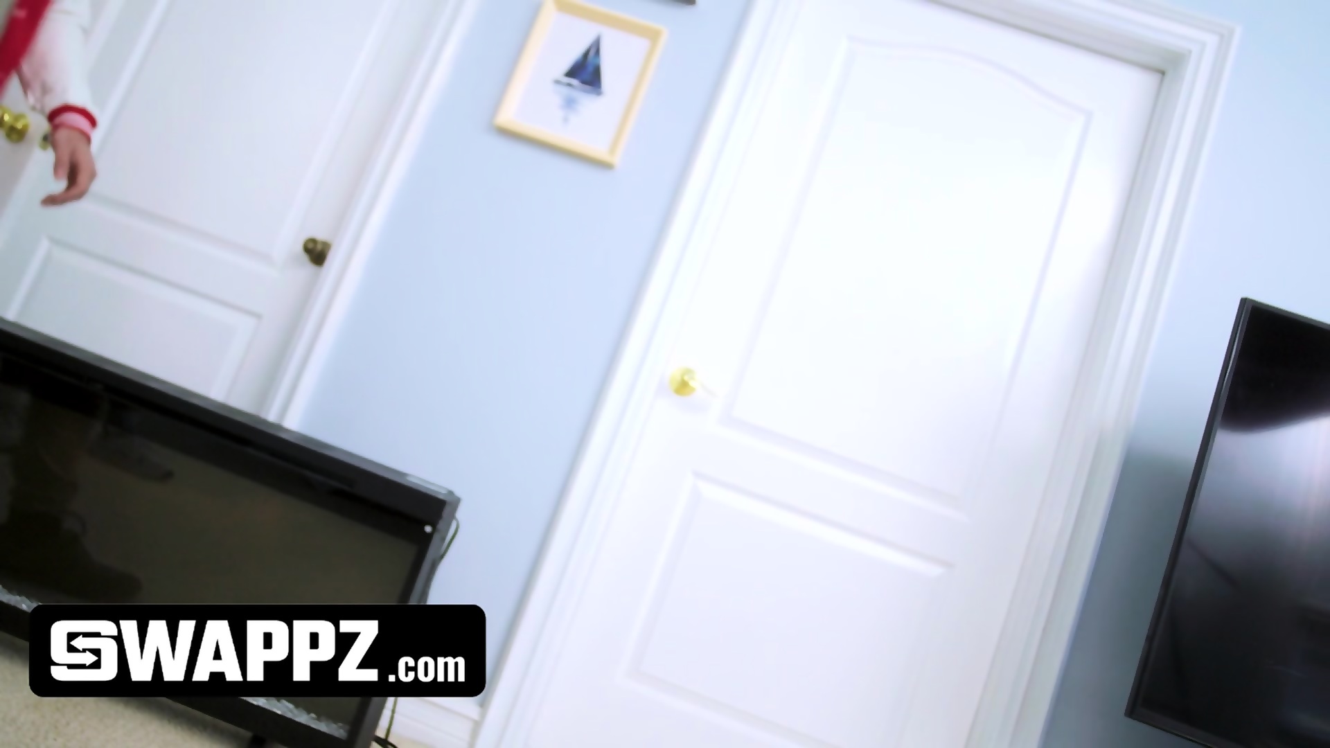 Swappz Step Sisters Are Grossed Out By The Idea Of Touching Stepbros