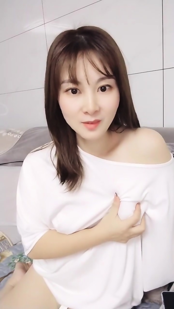 【飘逸打底裤】气质超美御姐！甜美姐姐道具自慰2 Eporner 