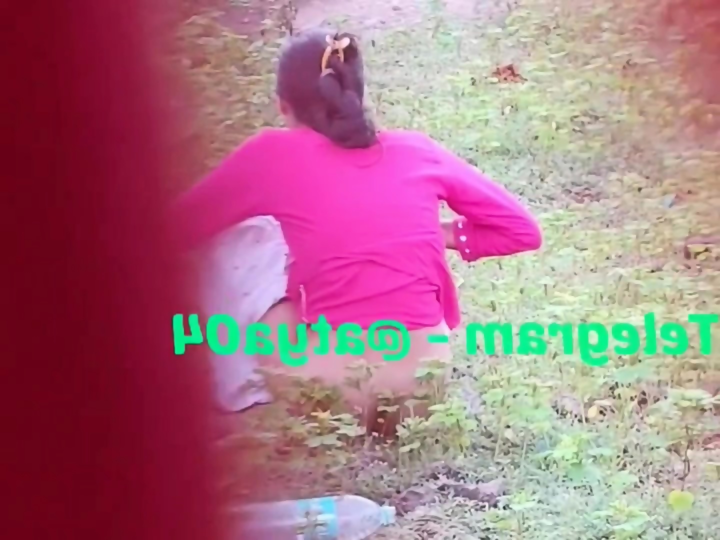 Very Beautiful Indian Desi Girl Pissing In Open Place - EPORNER