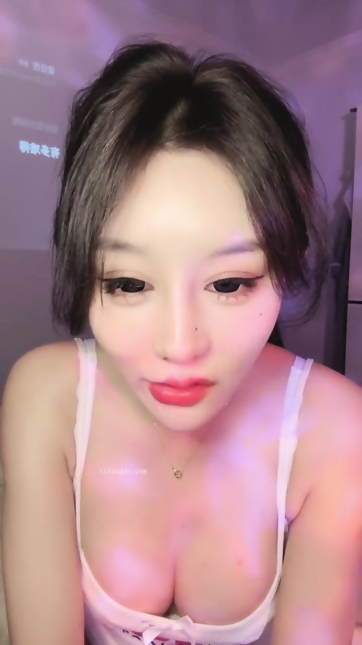 【奶白大白兔】夜场dj女神美腿翘臀顶级身材近景扒逼秒射 Eporner