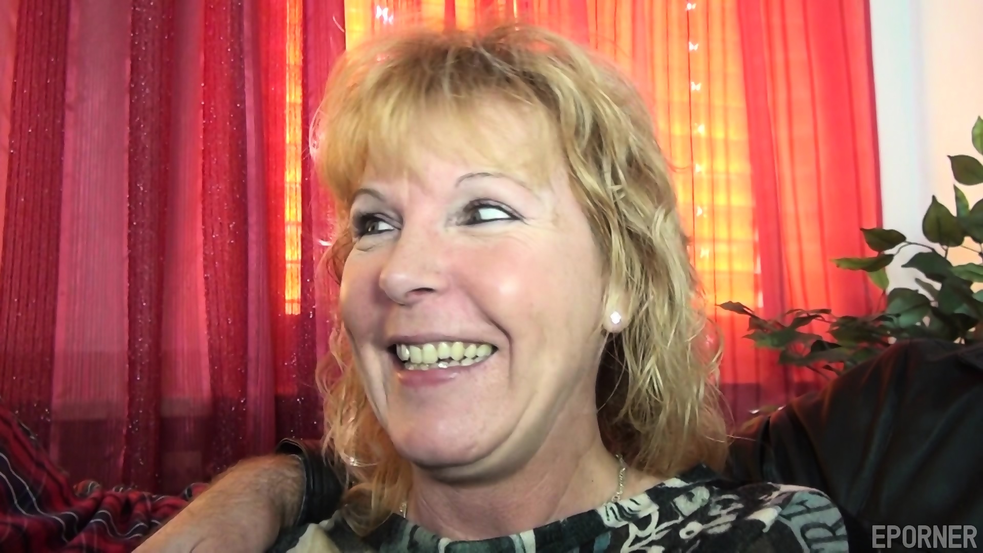 Mature Blonde Tries Two Cocks At The Same Time Eporner