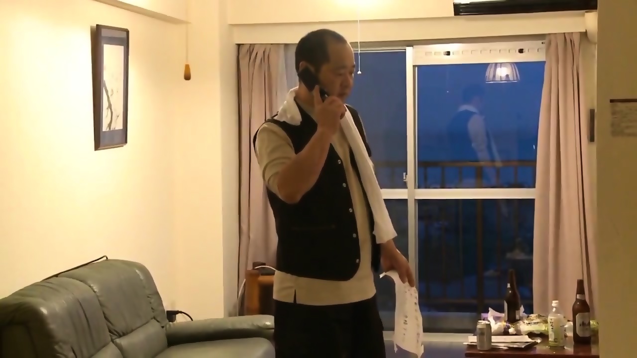 Co Hang Xom Nhiu Chuyen Va Cai Ket Eporner