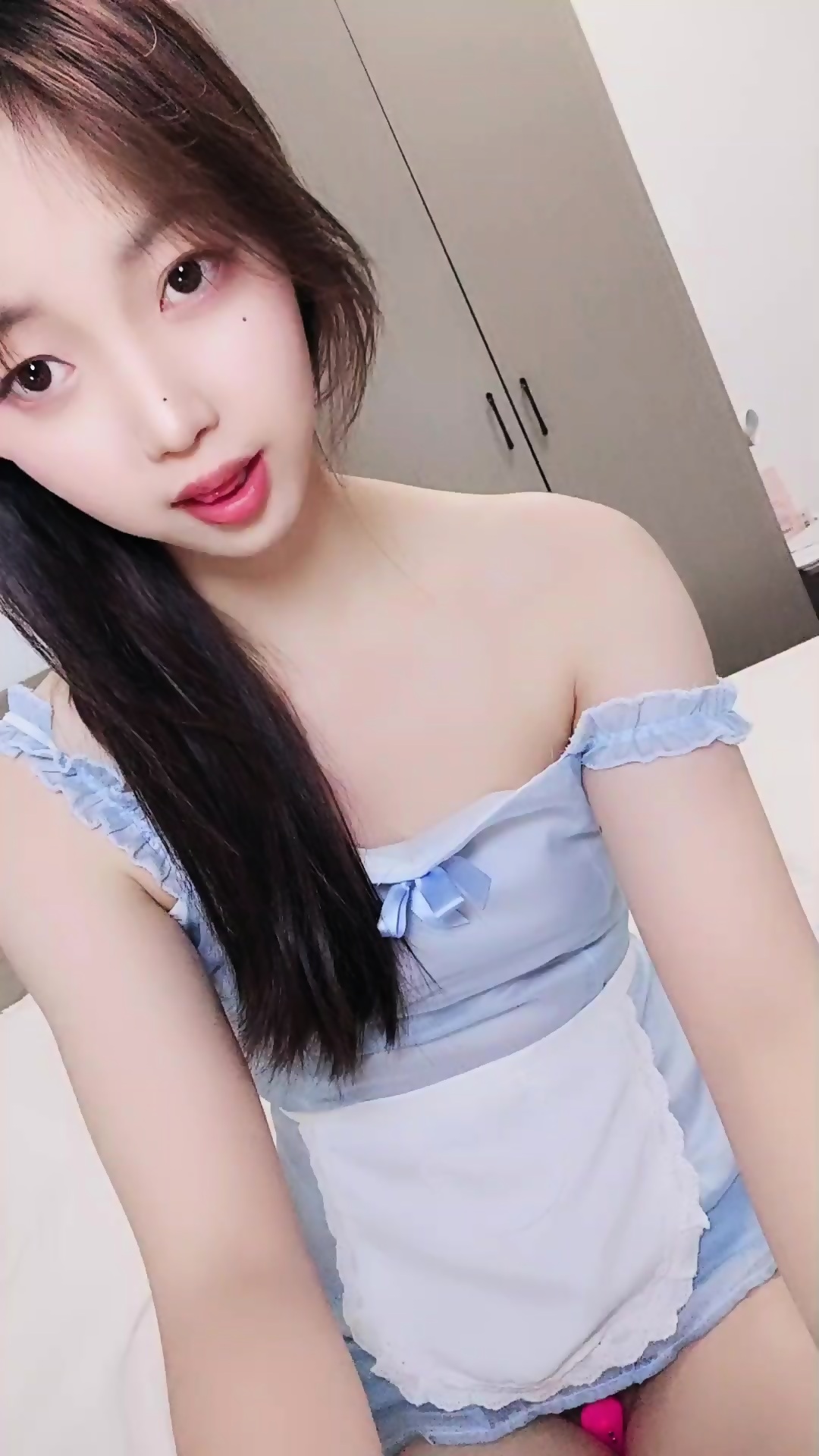 【小呆梨】极品校花！超粉嫩的裸体和蝴蝶逼！撸死我了4 Eporner