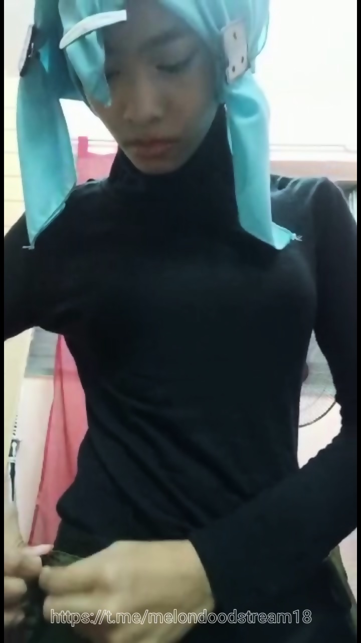 Bokep Indonesia Cosplayer Sarah Pamer Onderdil Sambil Cosplay - EPORNER