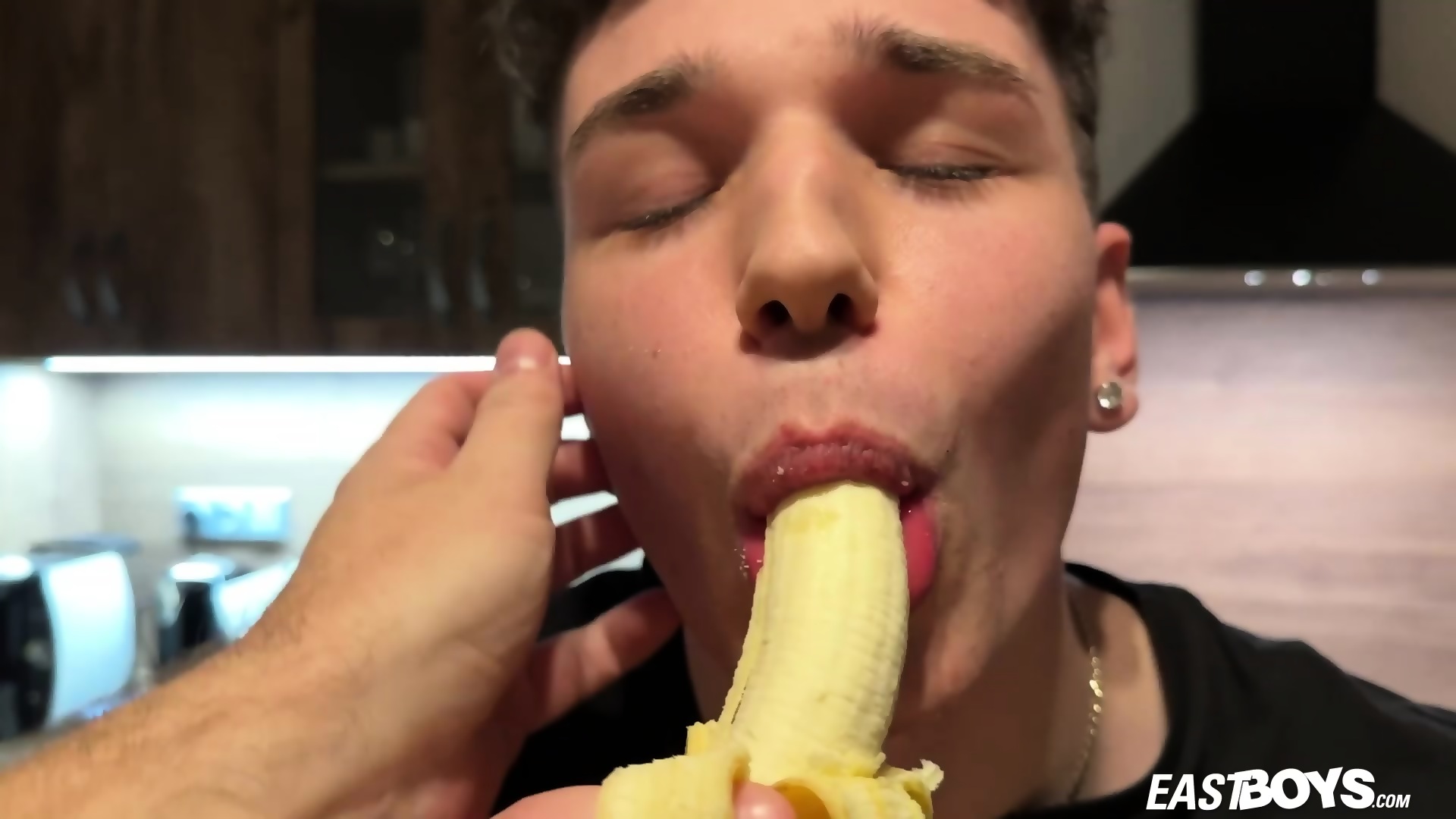 Handjob Big Cum Load In Eye Of Justin Skye - EPORNER