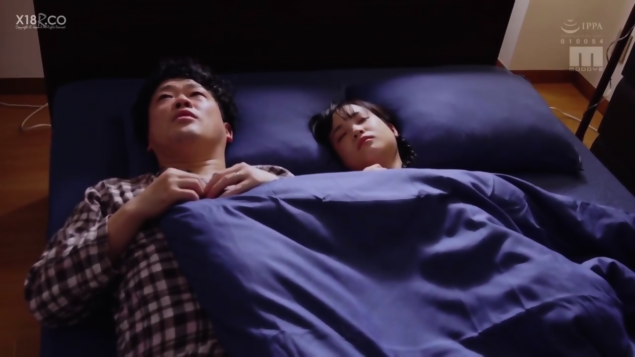 Tiny Teen Rara Kudou Sucks Off Stepdad In The Shower - EPORNER