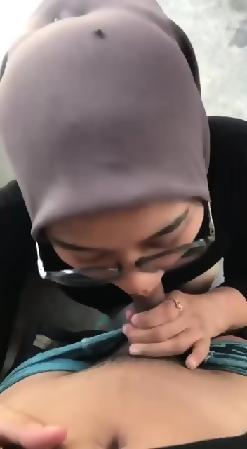 Sekar Hijab Blowjob - EPORNER