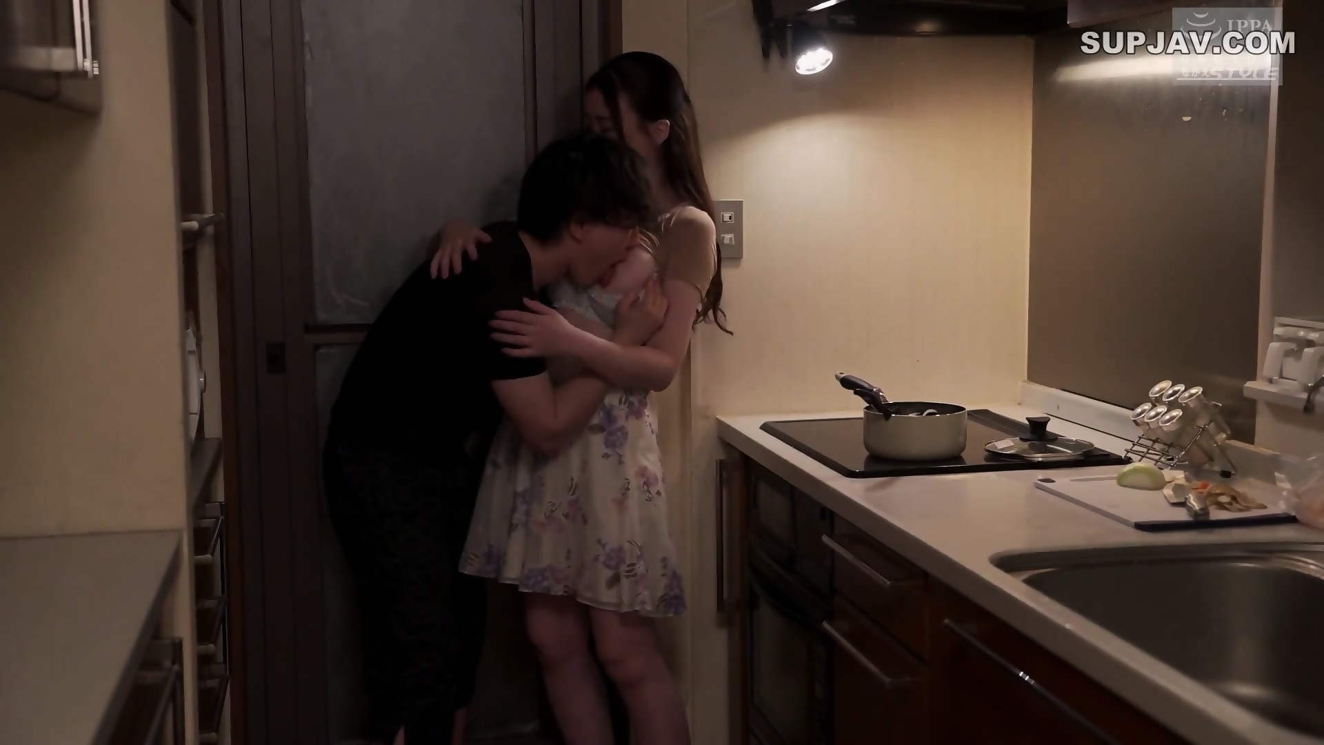 Mature Mother 32 Protect Her Step Son - EPORNER