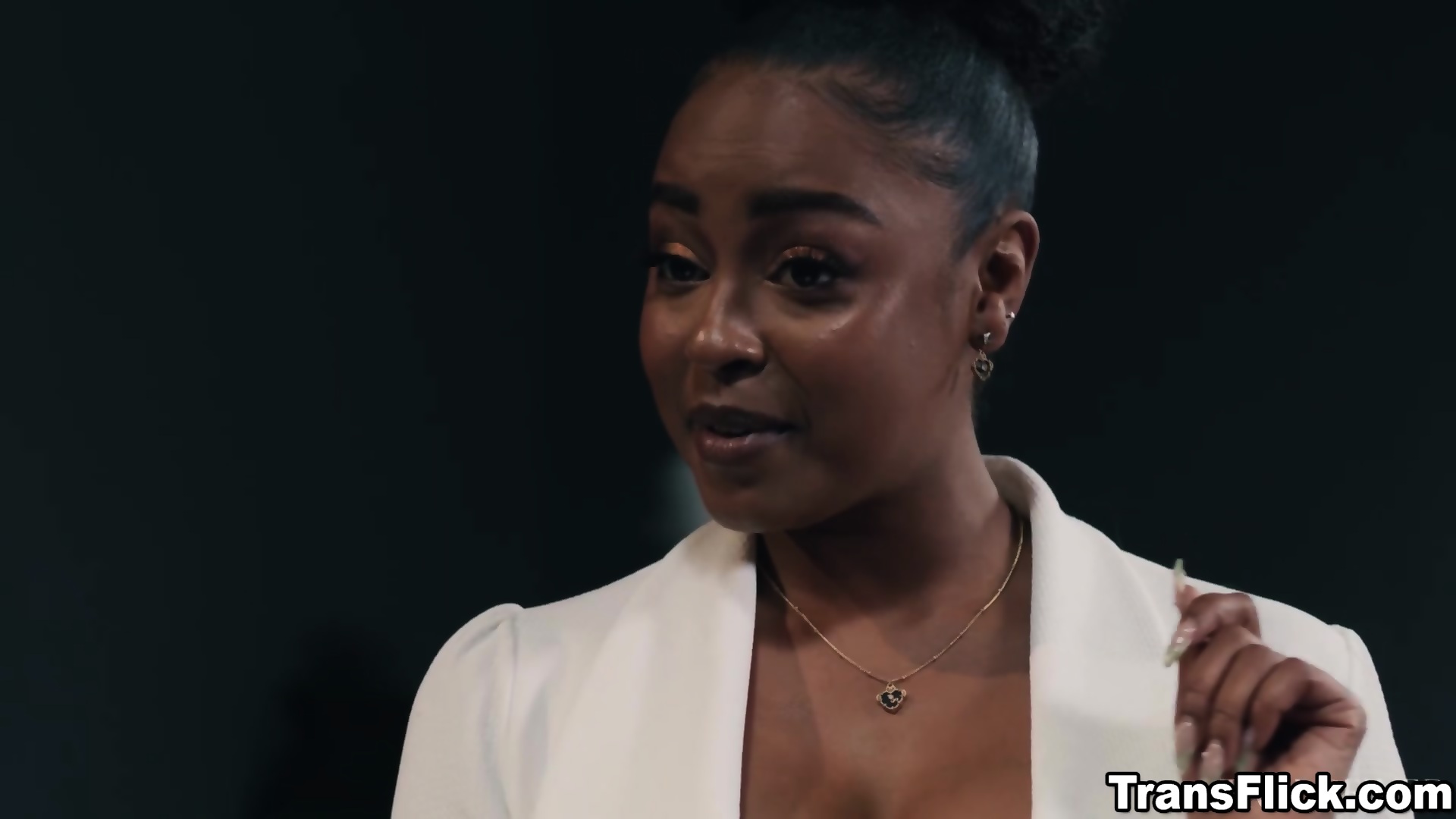 Leilani Li Fucks Her Horny Boss Destiny Mira Blowing Her Mind - EPORNER