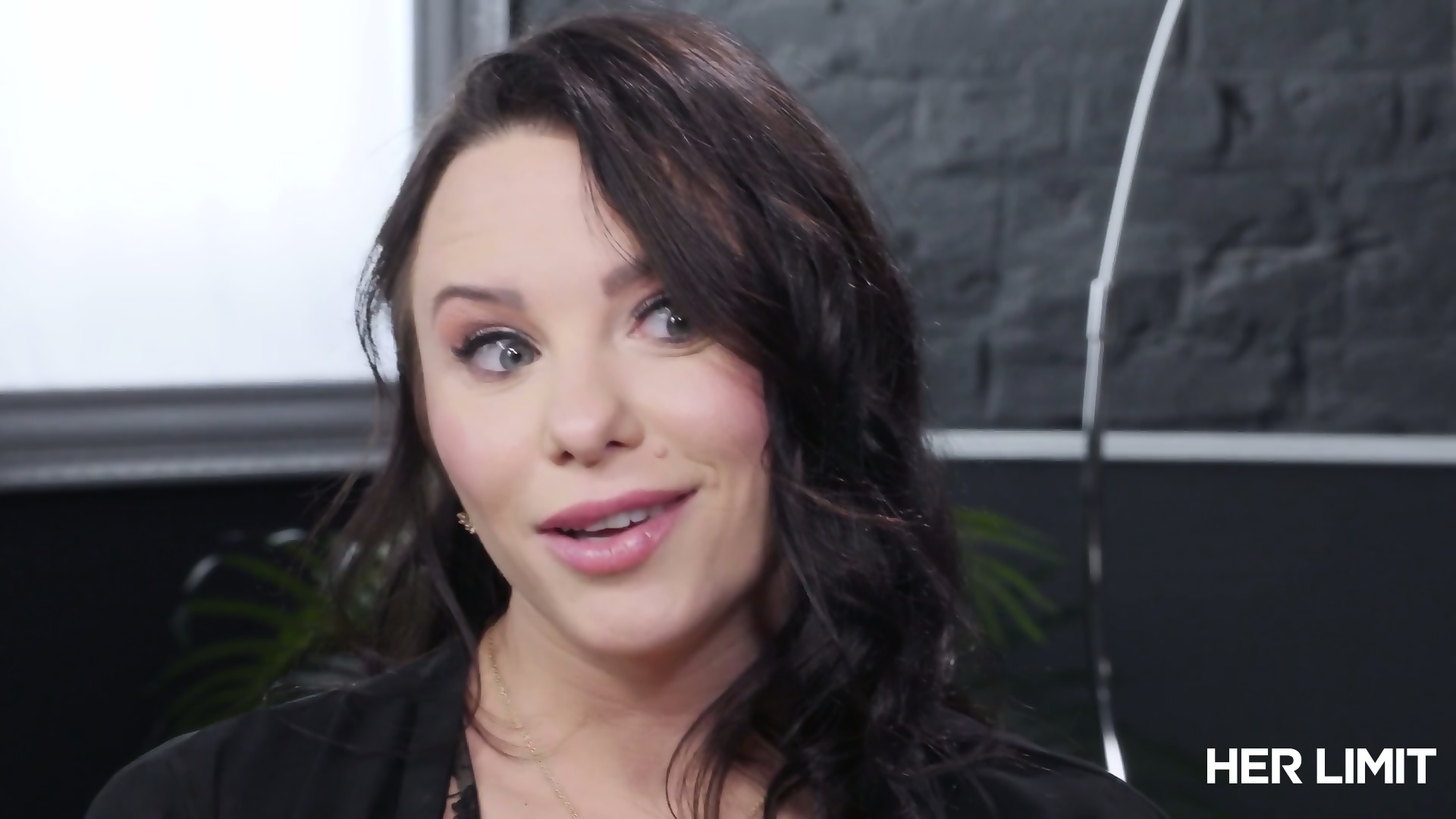 Alyssa Gap Follada Anal Con Gran Culo Y Lencería, Garganta Profunda Y Semen En La Boca. - EPORNER