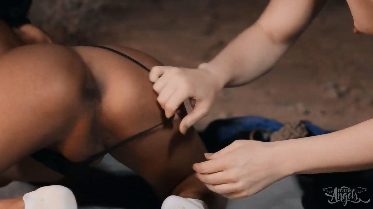 Interracial Shemale Sex In The Sand Eporner