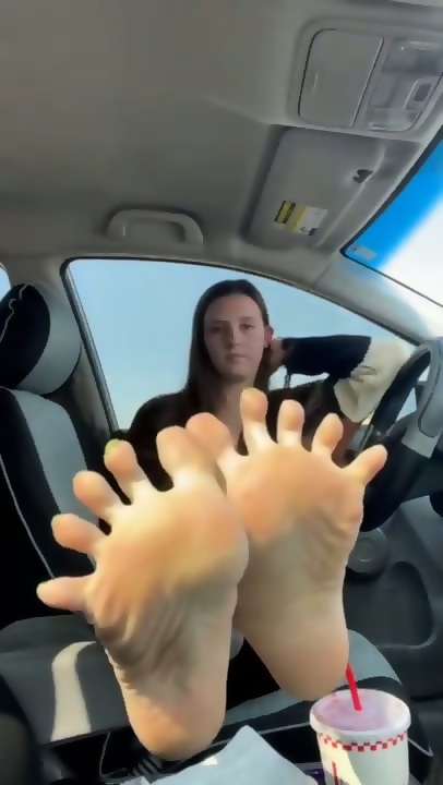 White Girl Big Stinky Soles Joi - EPORNER