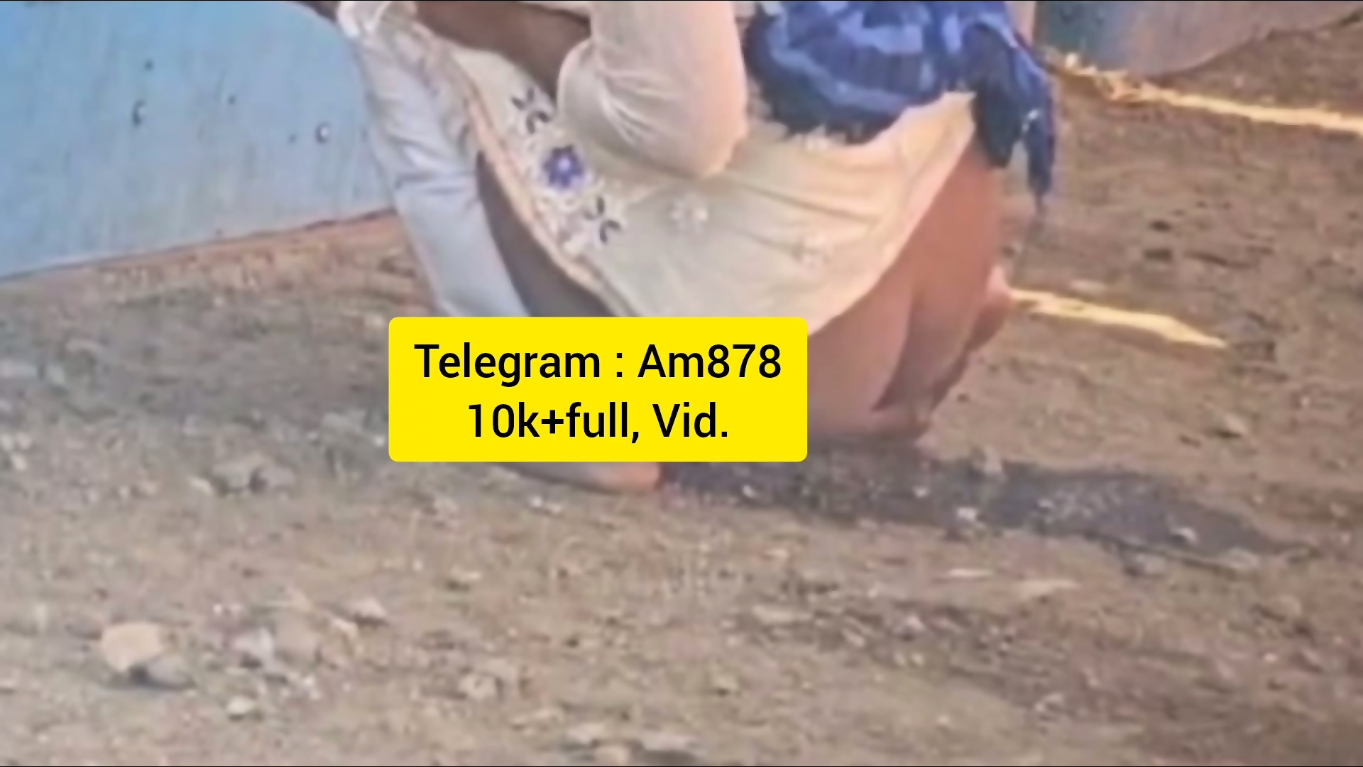 Very Sexy Indian Desi Lady Peeing In Open Place - EPORNER