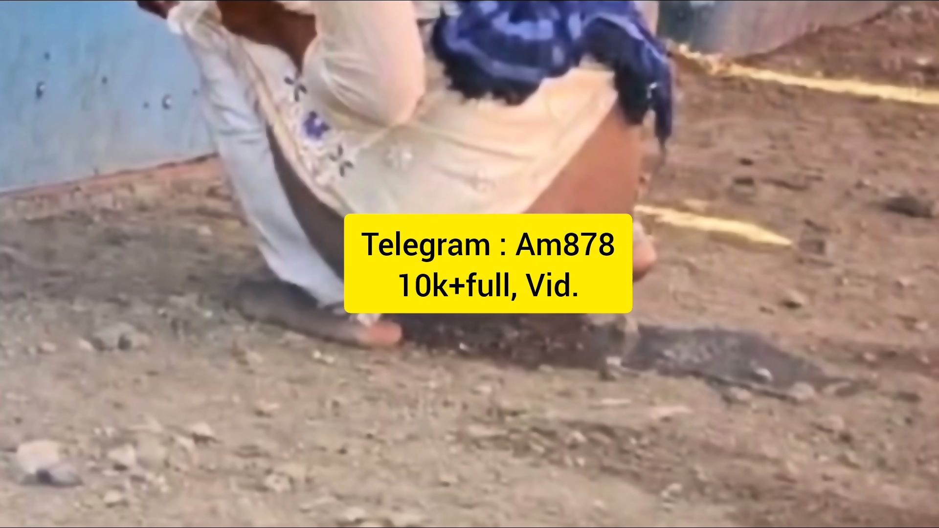 Very Sexy Indian Desi Lady Peeing In Open Place - EPORNER