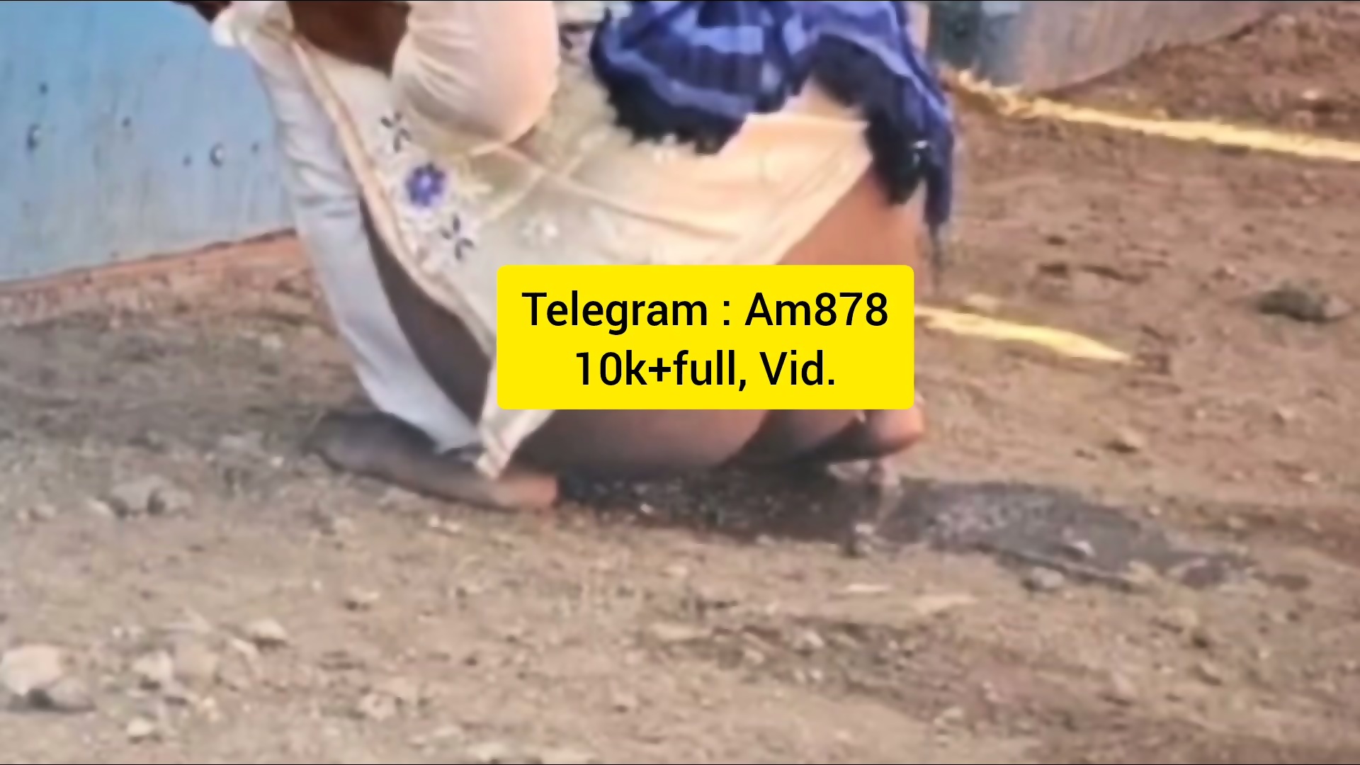 Very Sexy Indian Desi Lady Peeing In Open Place - EPORNER