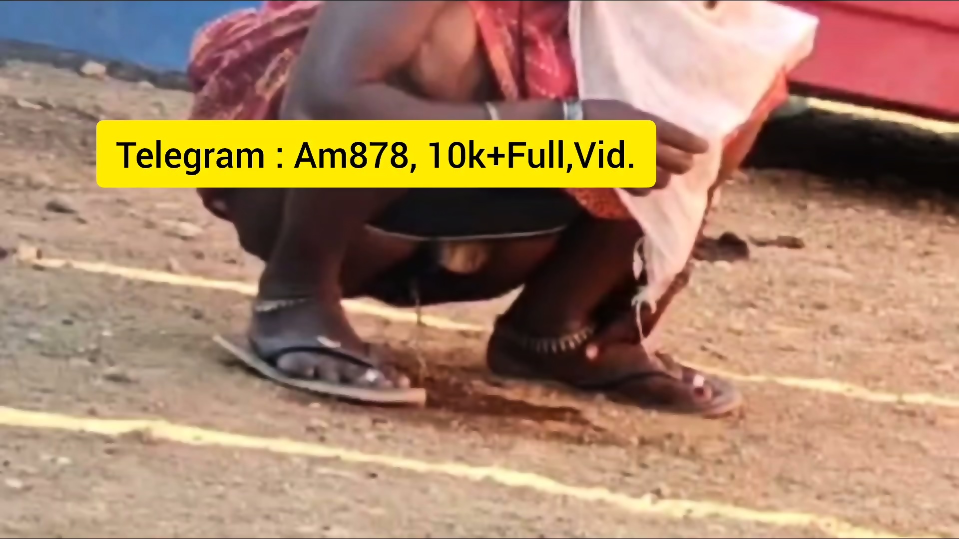 Desi Indian Outdoor Pissing - EPORNER