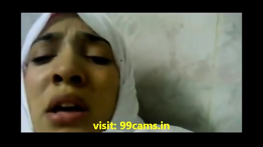 Desi Sexy Video Hijab Girl Home Sex With Lovermp4 Eporner