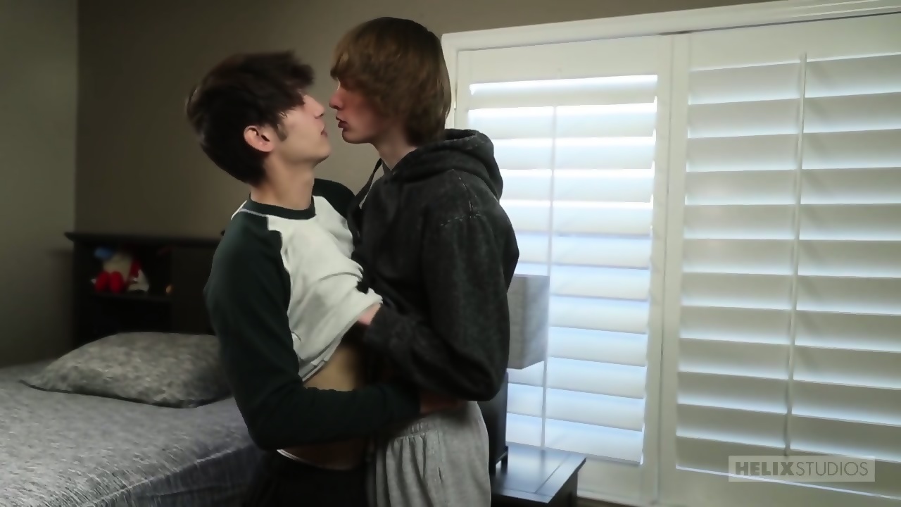 Twink Buddies Having A Hot Encounter - HS - Spikey Dee Thailand - EPORNER