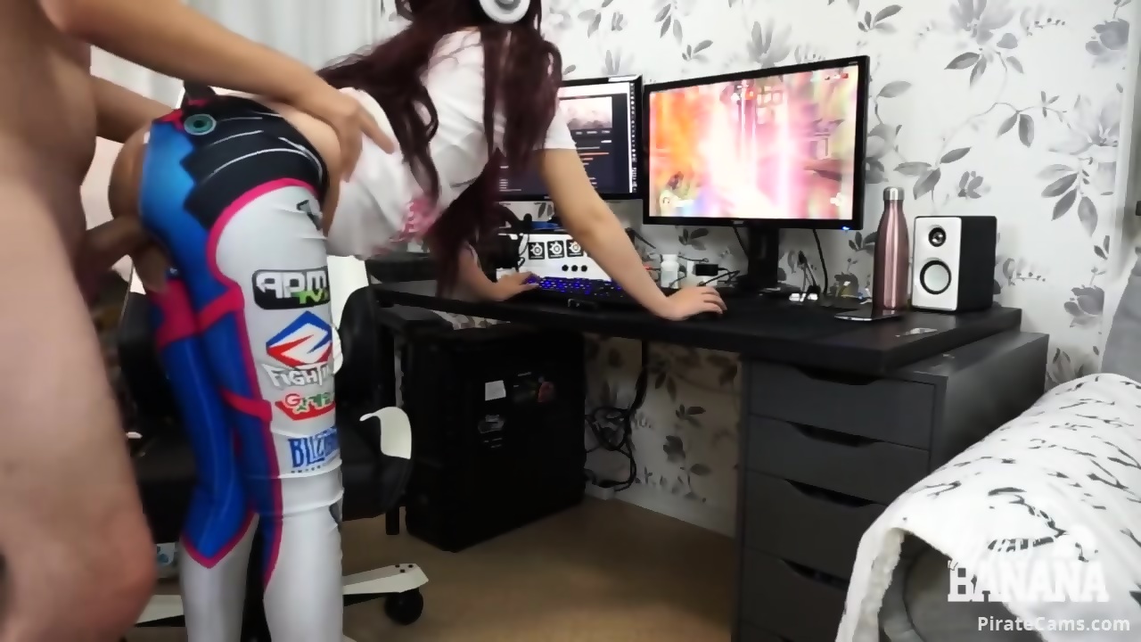 Sex Girl Play Video Game Part 2 Eporner
