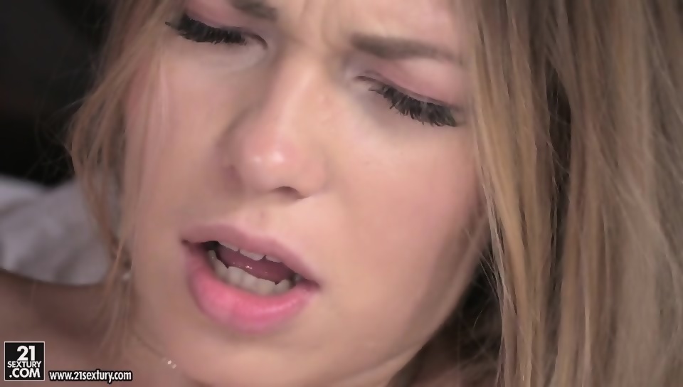Porn Watching Turns Into Sex Selvaggia Eporner