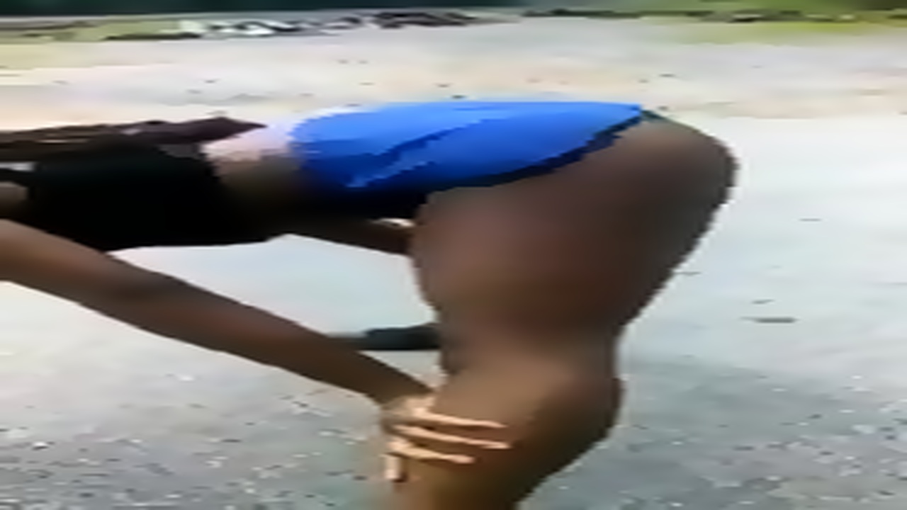 Orange Short Pants Twerk Eporner